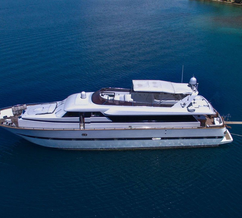 Yacht MIRAGE, Custom | CHARTERWORLD Luxury Superyacht Charters